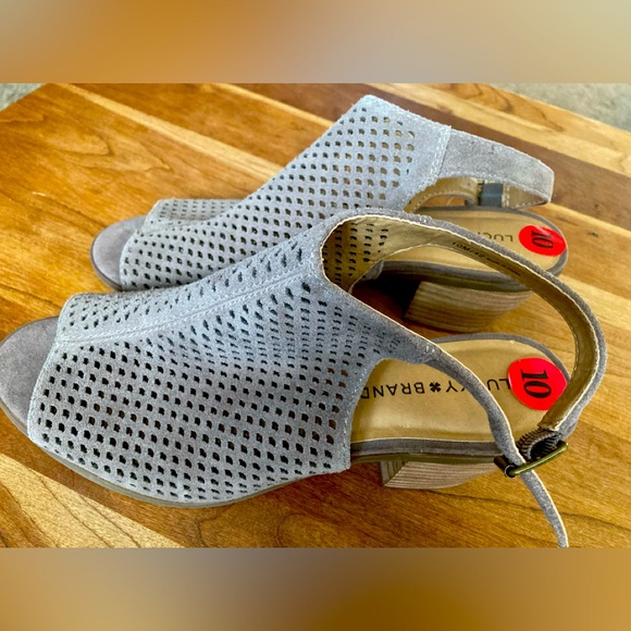 Lucky Brand | Shoes | New Womans Open Toe Doe Colored Healed Sandals ...